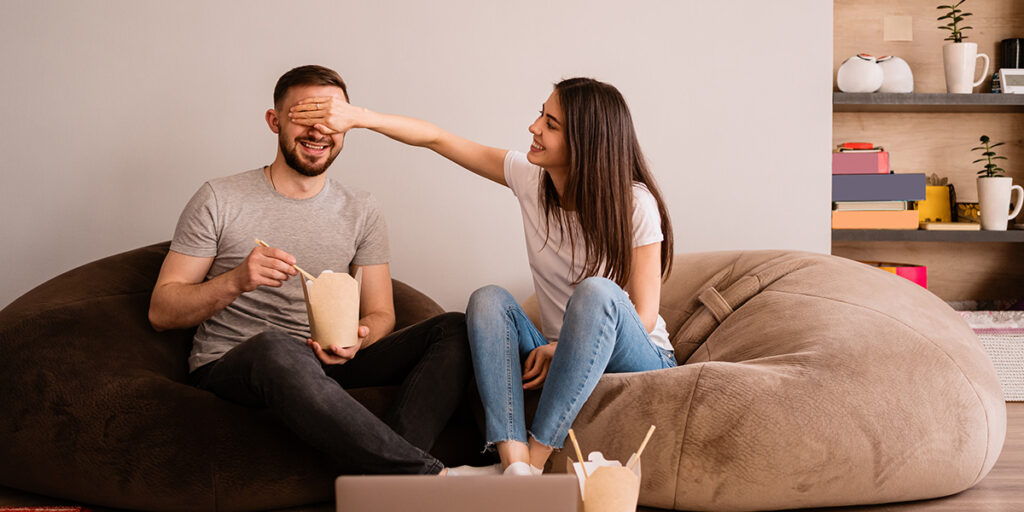 How to Compliment a Guy - 6 Ways to Make a Man Feel Valued